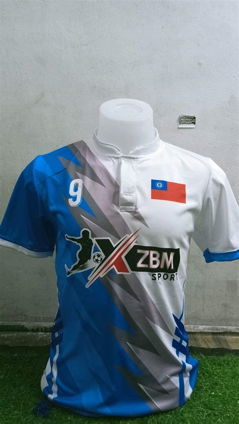 Thae Thae 🙏🙏🙏မြန်မာနိုင်ငံ အလံ ပုံလေး နဲ့ ဘောလုံး တစ်