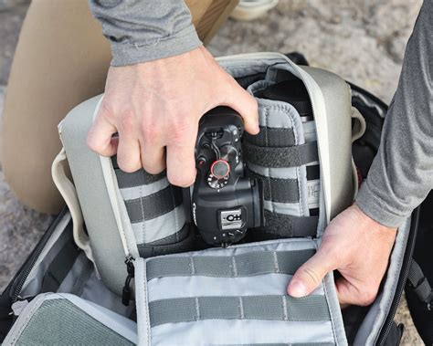 Avp D Modpak Av Double Pouch Pelican