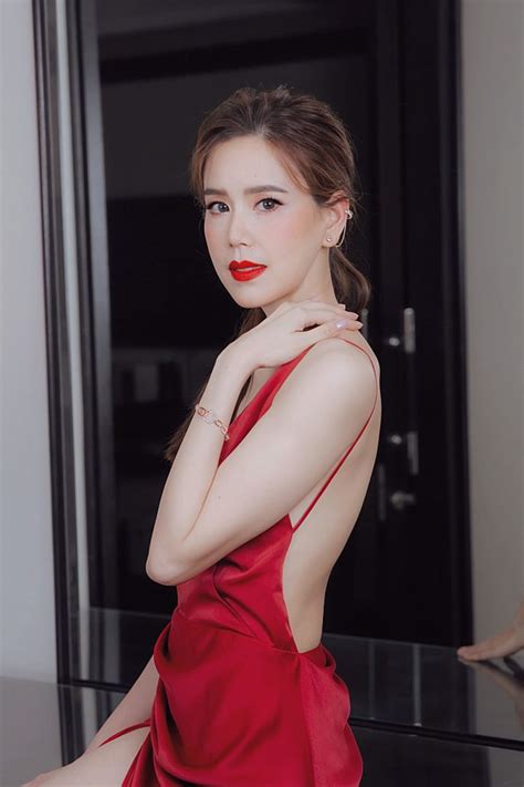 เผ็ดร้อนปรอทแตก เจี๊ยบ พิจิตตรา อวดความแซ่บ โชว์หลังแผ่นขาวเนียน หวนคืนจอนางร้าย The Bangkok