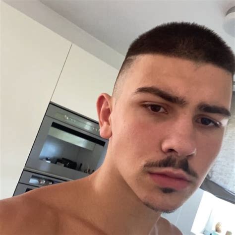 Pascu Tudor Pascu Alex4 • Threads Say More