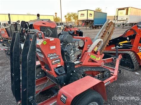 2019 Ditch Witch C24x Tracked Trencher W2019 Ditch Witch S3c Trailer