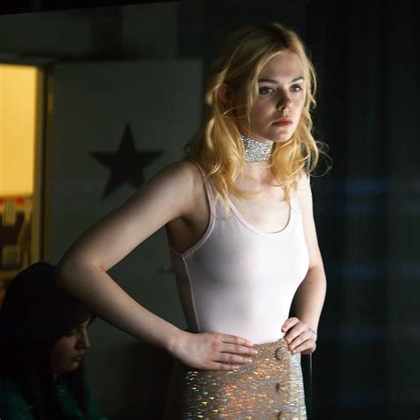 Elle Fanning Scrolller