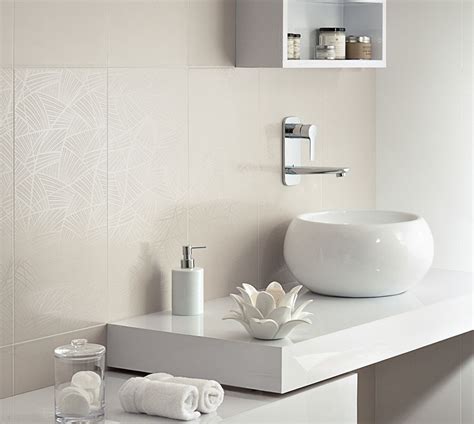 Więcej na www.paradyz.com/plytki/lazienkowe