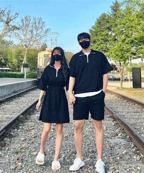 빠른출고최저가 하프 아노락 반집업 커플룩 반팔 시밀러룩 커플 트레이닝세트 롱원피스 스트링원피스 꾸안꾸 데일리 4color