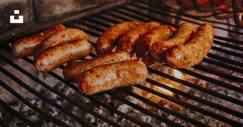 숯불 그릴에 구운 소시지 사진 Unsplash의 무료 우루과이 이미지