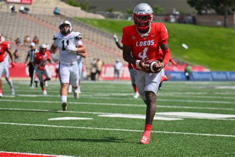 Look College Qb Fooled Entire Defense With Perfect Trick Play The Spun