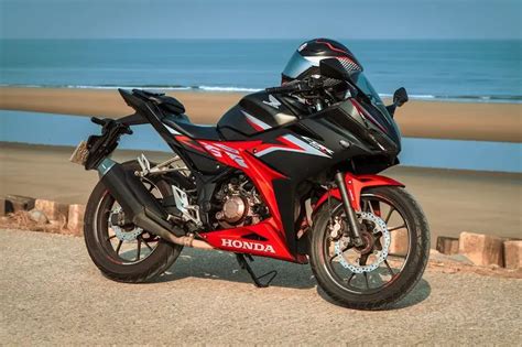Honda Cbr150r Specs Review Pros And Cons Big Bike Reviews