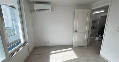 입주 청소를 맡기기 전에 오래된 아파트라 여기저기 손이 많이 갈 것 같아 걱정이 많았는데요 너무너무 깔끔하게 해 주셔서 진짜 감동했어요 특히 곰팡이까지 꼼꼼하게 신경 써