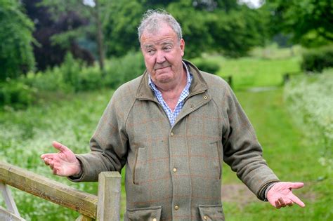 Clarksons Farm Jeremy Clarkson Names ‘violent Farm Pig After Harvey