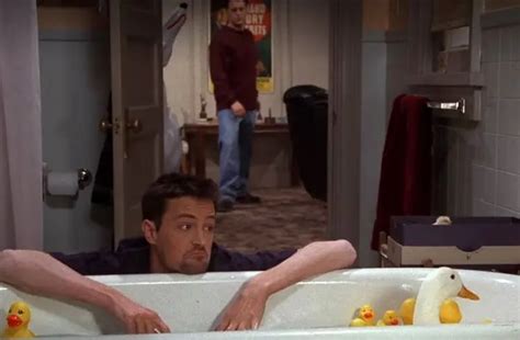 ببینید سکانسی عجیب از سریال فرندز که نحوه مرگ متیو پری را پیش‌بینی می‌کند