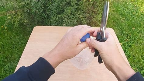 Приспособление для сбора ягод из пластиковой бутылки своими руками ...