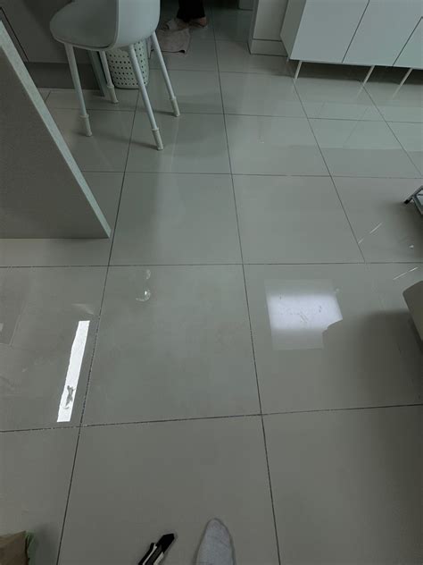 바닥 거실 폴리싱 타일 깨짐 들뜸 부분교체 및 보수 줄눈시공 인천광역시 서구 백석동 주택수리종합 당근 비즈 소식