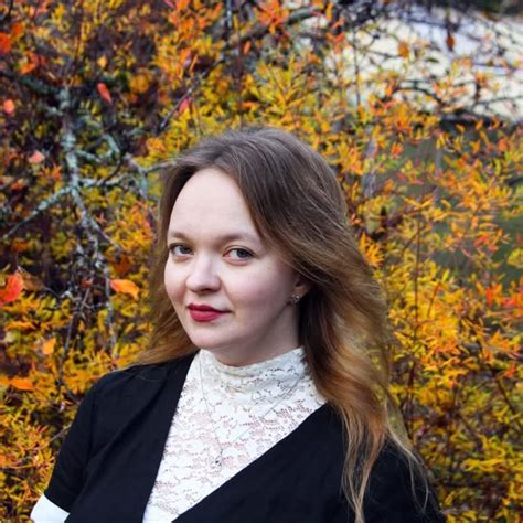 Mira Mirayou • Threads Say More