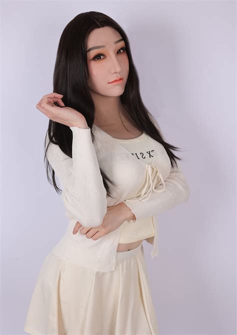 Hyper Realistic Silicone Feminine Mask Realistic Female Face Cover