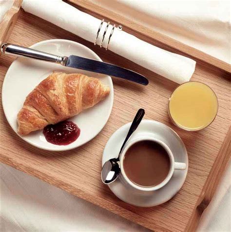 عکس با کیفیت از سینی صبحانه