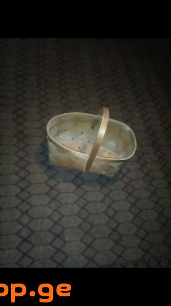 იყიდება კალათა ძველებური ხისგან დამზადებული