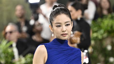 Pesona Jennie Blackpink Tumpah Tumpah Di Met Gala Sampai Jurnalis