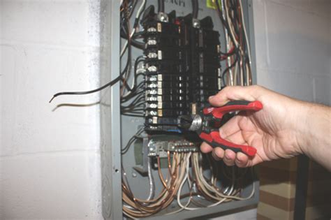 How To Replace A Circuit Breaker Extreme How To