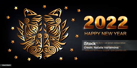 검은 색 배경에 황금 호랑이 얼굴과 새해 복 많은 2022 텍스트에 대 한 배치 벡터 일러스트레이션 2022년에 대한 스톡 벡터 아트 및 기타 이미지 Istock