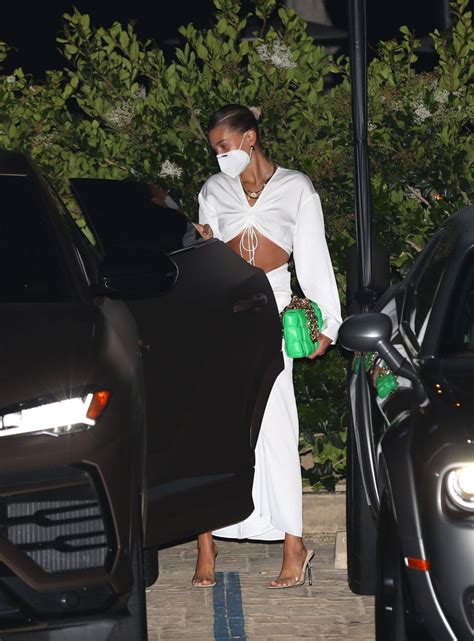 Kendall Jenner And Hailey Baldwin Beautiful Girls Hot Celebs Home