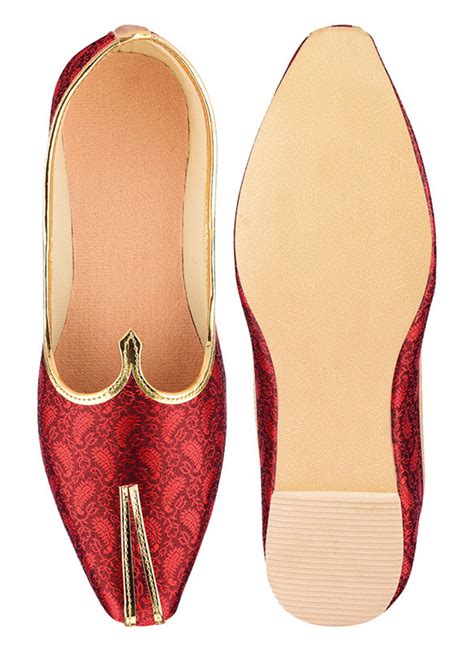 Shop Red Synthetic Jacquard Mojiri For Men In Ca Cbazaar