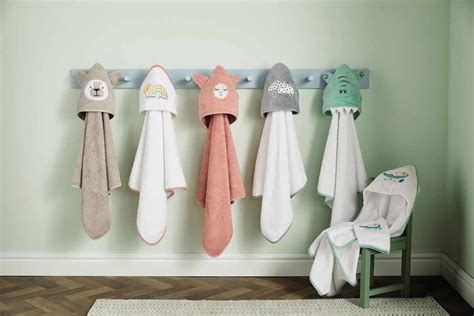 حوله تن پوش بچه گانه عروسکی؛ نم گیر مدل شنل آستین دار کلاه پاپوش لطیف