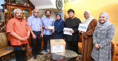 Keluarga Abdullah Sidek Terima Bantuan Pencen Penakat Perkeso Buletin