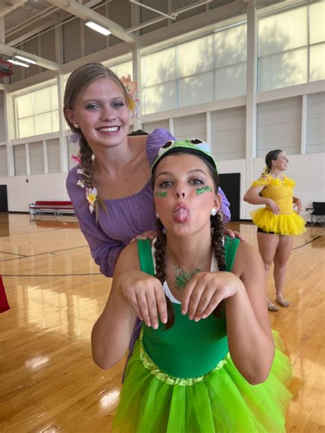 Rapunzel Pascal Costume Idea In 2025 Costumes Rapunzel Costume