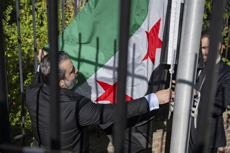 Foreign Minister Raises Syrian Flag Above Embassy In Washington For
