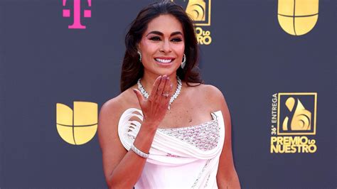 Los Looks De Galilea Montijo En Premio Lo Nuestro ¡hola