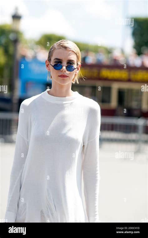 Michi Paris Hi Res Stock Photography And Images Alamy