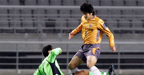 [md포토]가랑이 사이로 태클