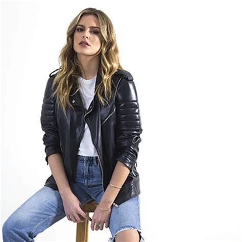 Chule La Cantante Argentina Elegida Por Shawn Mendes Para Abrir Sus