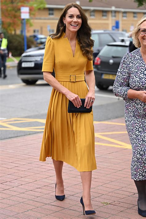 Kate Middleton Gul Kjole Kate Middletons Best Outfits From Royal Tour