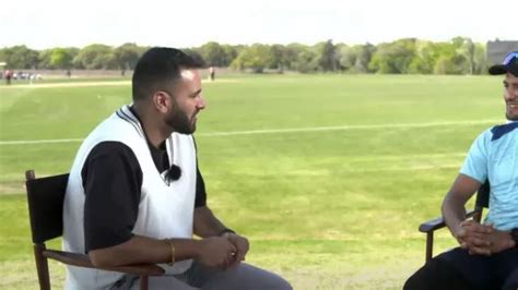 Uniqlo Washable V Neck Vest Worn By Ashan Singh As Seen In Good Morning America On May 22 2023