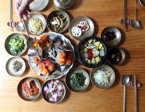 음식문화 불모지 한국 미슐랭별 24개 획득한국인 밥상의 대표적인 ‘밥도둑 간장게장이 세계적인 미식 평가서 미쉐린미슐랭