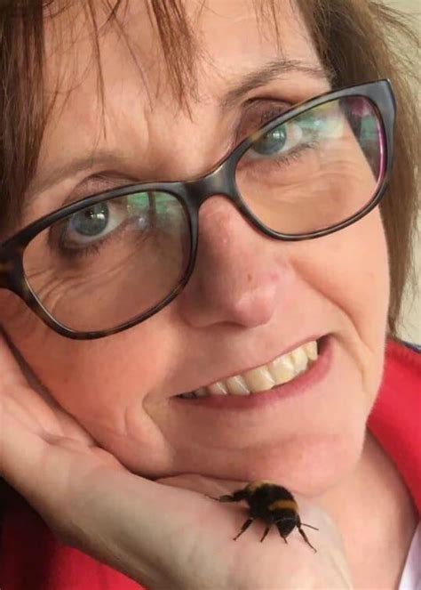 Lhistoire Damitié Entre Une Écossaise Et Une Reine Bourdon Sans Ailes