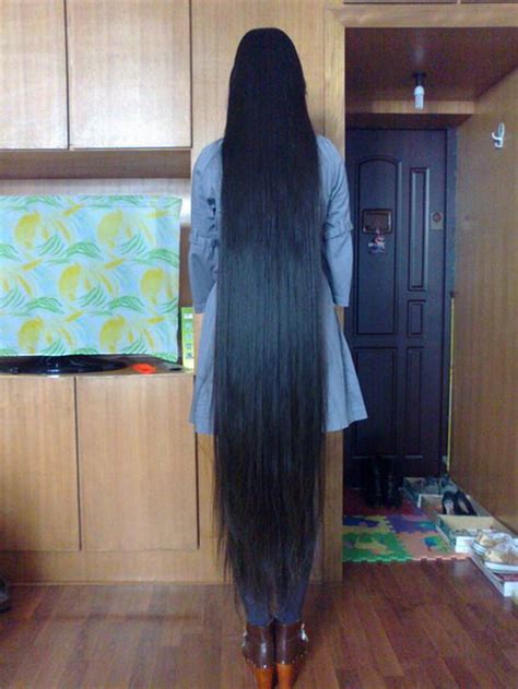 Miss Huo From Nanjing Has Ankle Length Long Hair