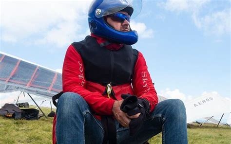 Захищаючи України загинув відомий дельтапланерист Ілля Тарасюк ФОТО Читайте на Ukr Net