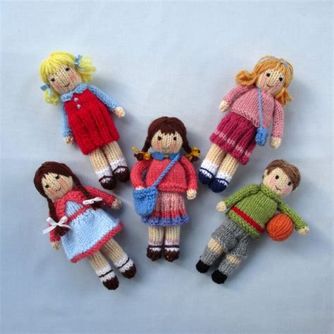 5 Little Friends In Autumn Small Doll Knitting Pattern 6 15cm Toy