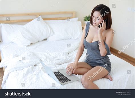 Side View Adult Freelance Asian Woman Stock Photo 1524829616 Shutterstock