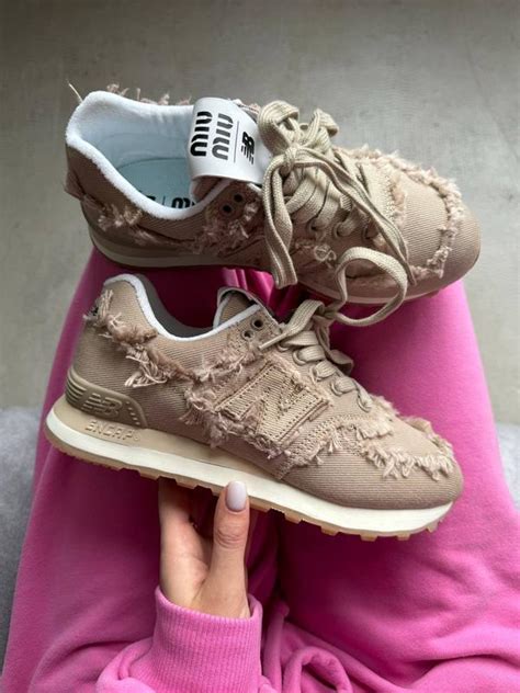 Кросівки New Balance 574 X Miu Miu Beige Premium — ціна 3099 грн у каталозі Кросівки Купити