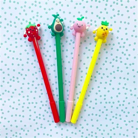 خودکار رنگی فانتزی دخترانه رنگارنگ و دلنشین برای نوشتن در دفتر مشق