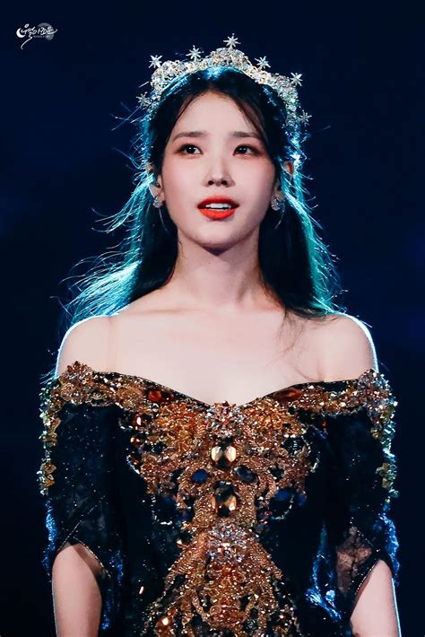 월아조운 On Twitter 유명인 아름다운 유명인 드레스