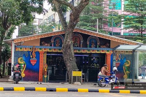 Plenty Of Room For A Mosque Dont Evict Us Says Century Old Kl Hindu