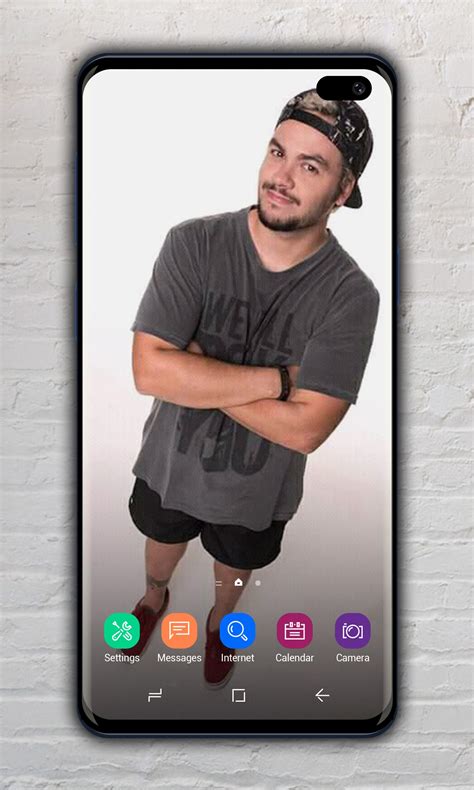 Luccas Neto Wallpapers Apk للاندرويد تنزيل