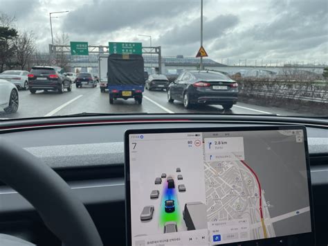 모델3 오토파일럿 집중체험 핸들 놓고 시속 100㎞로 달렸다 한국경제