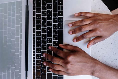 How To Clean A Laptop Keyboard Singlesta