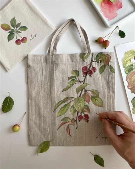 이정진 Lee Jungjin On Instagram 린넨 가방에 미니 사과 나무 그리기 🏻🍒 선선해진 바람과 가을 🍂 8월에는 심란한 일들이 많았는데 다가오는 9월에는