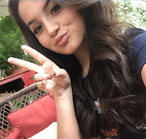 Pin By Tali🕊️🩰 🌷🦢🩷👑🎠 On Isabela Moner Cute Couple Pictures Barbie